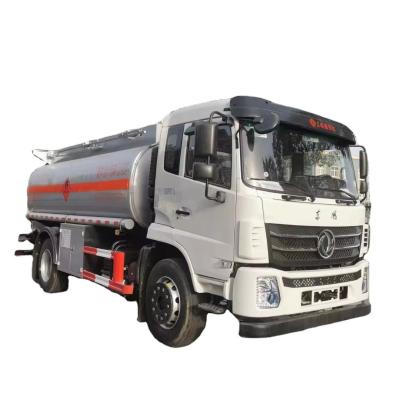 Cina Autocarro cisterna HOWO 4X4 a trazione integrale 290HP 10CBM China National Heavy Duty Truck in vendita