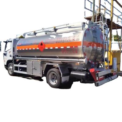 Cina Motore diesel 4X2 azionamento Cisterna di carburante Cisterna di metallo 6 pneumatici Cisterna di trasporto GPL in vendita