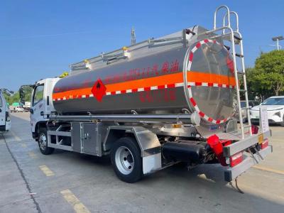 Cina Motore diesel 4X2 azionamento Cisterna di carburante Cisterna di metallo 6 pneumatici Cisterna di trasporto GPL in vendita