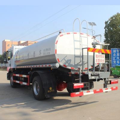 Cina Dongfeng 11-12cbm Green Spraying Truck Water Spray Truck Water Bowser Truck in vendita