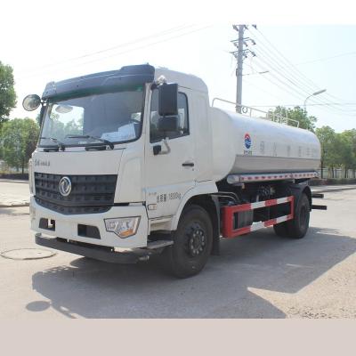Cina Autobotte per irrorazione verde da 11000-12000 litri, molto venduta, con tubo in legno in vendita
