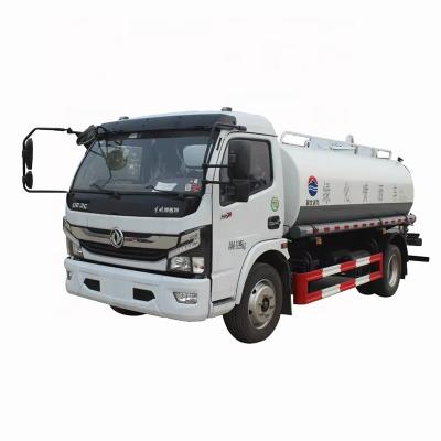 Cina Autocisterna bianca da 7000-9000 litri per acqua, camion irroratore, autocisterna per acqua in vendita
