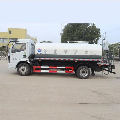 Cina Autocisterna bianca da 7000-9000 litri per acqua, camion irroratore, autocisterna per acqua in vendita