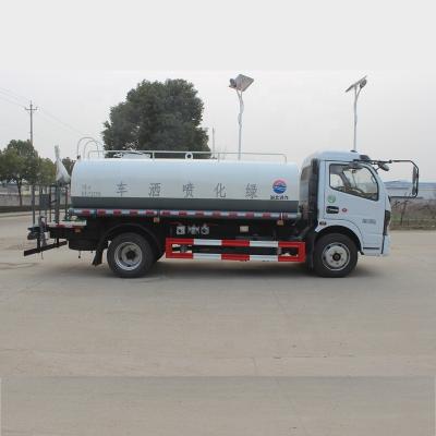 Cina Autocisterna bianca da 7000-9000 litri per acqua, camion irroratore, autocisterna per acqua in vendita
