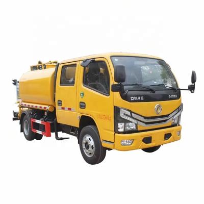 Cina Giallo doppia fila 4000-5000 litri Green Spraying Truck Strada Sprinkle Water Feeder Bowser acqua in vendita