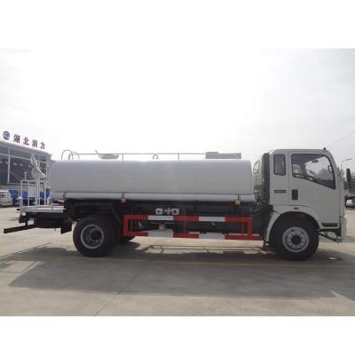 Cina RHD 4x2 SINOTRUK HOWO 10000L camion a scarico acqua in vendita