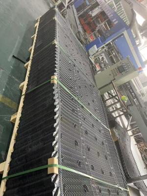 中国 高効率の熱消耗 ブラックPVC冷却塔の埋蔵 販売のため