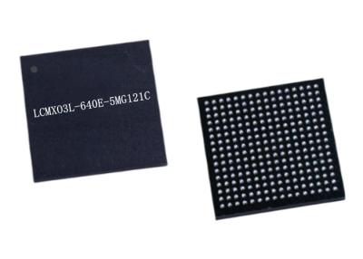 Cina Pacchetto programmabile di gate array 121-CSFBGA del campo di FPGA IC LCMXO3L-640E-5MG121C in vendita
