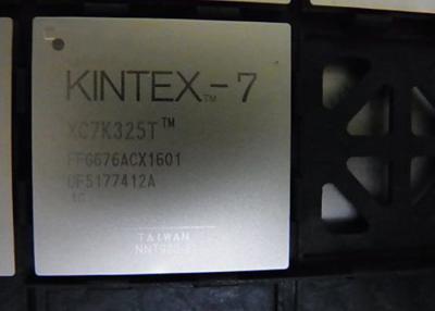 China Kintex-7 FPGA lasca a disposição de porta programável do campo de XC7K325T-1FFG676C 676-FCBGA à venda