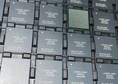 중국 필드 프로그래밍 가능한 게이트 배열 LCMXO3L-4300C-5BG256C 4320LUTs MachXO3 프로그래밍 가능한 논리 IC CSFBGA-256 판매용