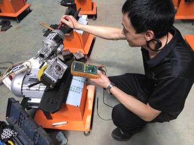 Cina piccola macchina di smussatura di bordo del piatto della Tabella dell'anti ruggine 2800W, piatto Beveler in vendita