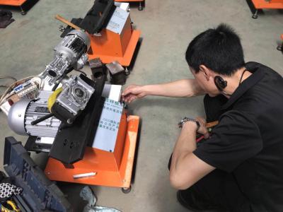 中国 低い消耗品は端のフライス盤AC 380V 50Hzの版の斜角が付く用具をめっきします 販売のため