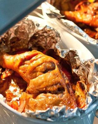 Cina Rotolo sicuro della carta da imballaggio del di alluminio dell'alimento della cucina per la conservazione di freschezza in vendita