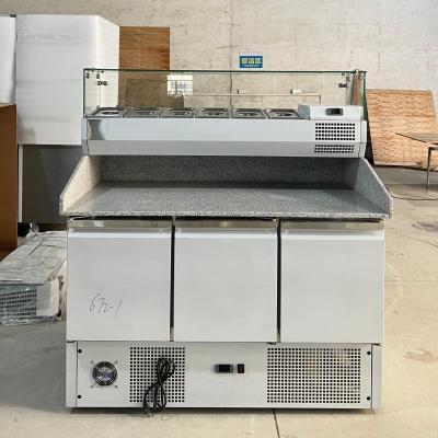 China Commercial Pizza Prep Table Counter Top Sandwich Salad Refrigerator for sale