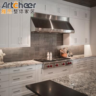 Cina White Shaker In legno massello in stile sottile Armadi da cucina modulari Mercato americano Isola da pranzo in vendita