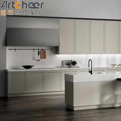 China 2023 Modern Classic Design Oak Solid Wood Kitchen Cabinets with Ogee Edge Countertop for sale