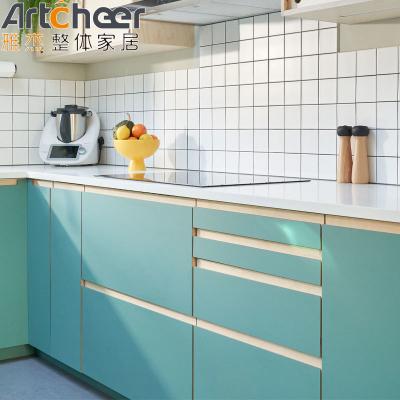 China Kitchen Cabinets with Island Durable Lacquer Finish and E1 Material Grade Modern Design for sale