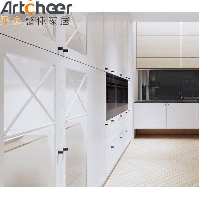 China Mobiliário de cozinha modular com design moderno e gabinete de parede de material de grau E0 à venda