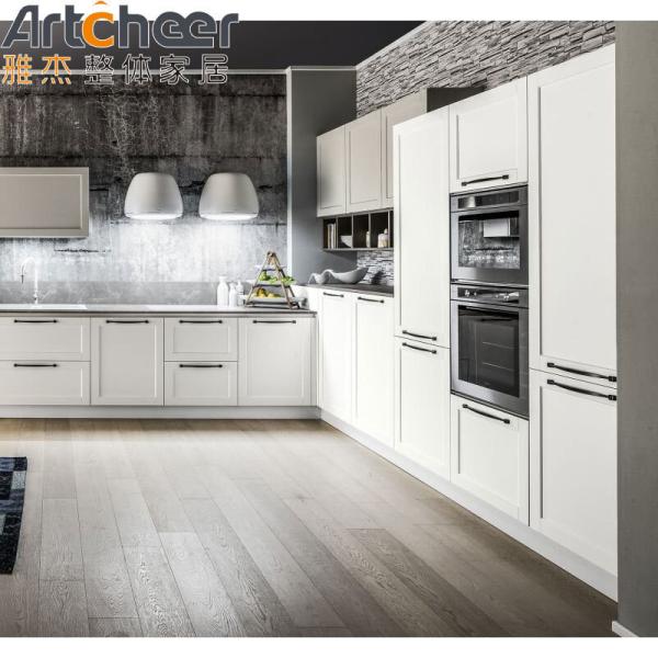 Quality Traditional Solid Wood Kitchen Cabinet The Perfect Blend of Style and Affordability for sale