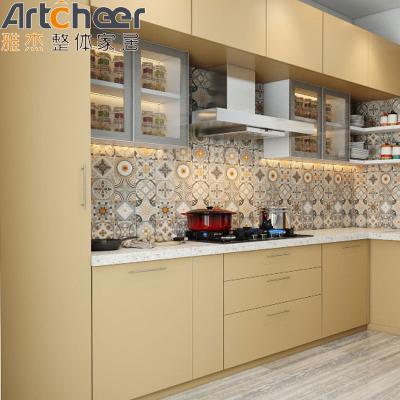 Cina High End Mobile Design U Shape cucina armadio con marmo pietra superiore e finitura lucida in vendita