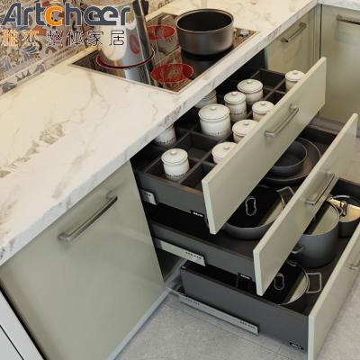 China Green Color Quartz Stone Top U Shape Kitchen Cabinet for Modern Stylish Kitchen Design for sale