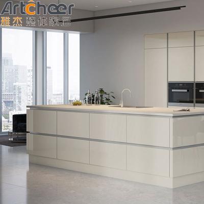 Cina Armadietto a parete in lacca Cucina di archiviazione con design moderno e materiale in compensato di grado E1 in vendita
