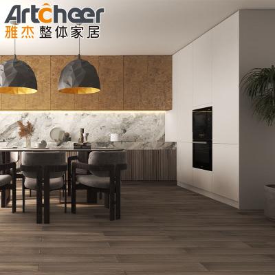 China Estilo de design contemporâneo PVC e MDF gabinete de despensa de cozinha com acabamento de melamina UV à venda