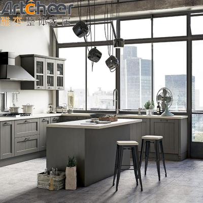 Cina Disegni di lusso in stile americano Armadi di cucina in legno massello con armadi della dispensa in vendita