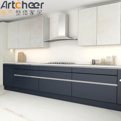 Cina Arredamento di cucina personalizzato in colore grigio e blu in forma di L per cucina moderna da Foshan in vendita