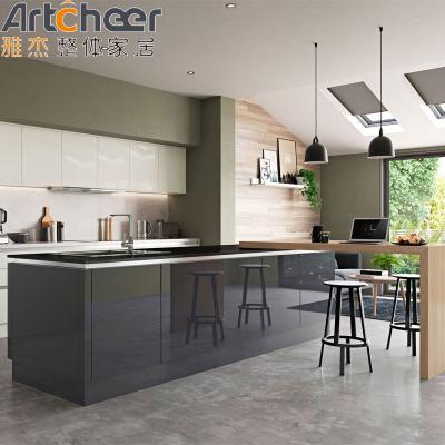 China Luxury Modular Kitchen Pantry with Simple Design and High Gloss 2pac Lacquer Finish for sale