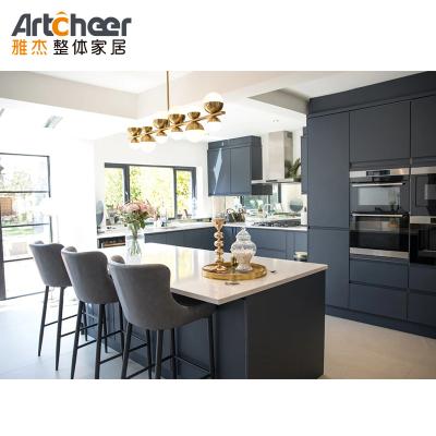 China Standard Itaily Kitchen Cabinet  Customized Melamine Laminated Wood Grain And Lacquer Finish Handleless Kitchen Cabinet for sale