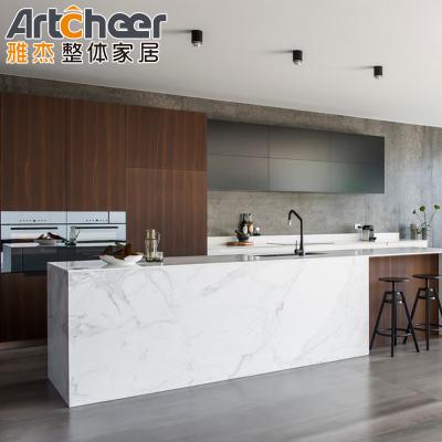 China Customized Color Ready to Assemble Kitchen Cabinets with Island in Lacquer or Finish for sale