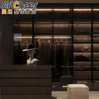 Cina Arredamento di camera da letto in legno di design moderno con porta di vetro e armadi in vendita