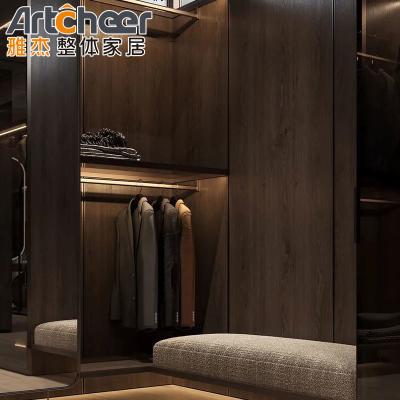 Cina Arredamento di camera da letto in legno di design moderno con porta di vetro e armadi in vendita