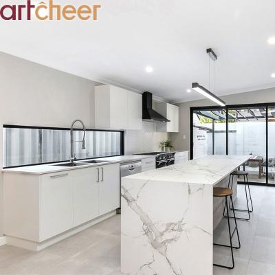 China Modern High Gloss Lacquer Kitchen Cabinet with Customized Color and Eco-Friendly Material for Modular Kitchen for sale