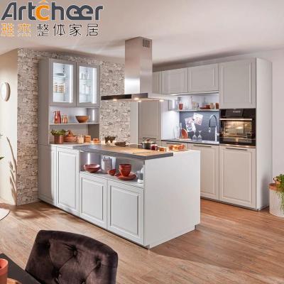 China Solid Wood Kitchen Cabinet Ready to Assemble with Modern Shaker Door Design for sale