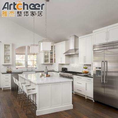 China Modern Durable Kitchen Cabinet with Customized Color and Eco-Friendly Material in Shaker Door Design for sale