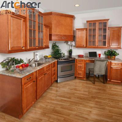 China Solid Wood Kitchen Cabinet with Shaker Door in American Luxury Style and Customized Color for sale