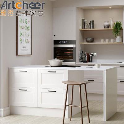 China American Style Luxury Kitchen Cabinets in Solid Wood with Ivory White Shaker Door Design for sale