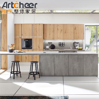 China Modern Oak Wood Kitchen Cabinet with UV Finish and Custom Size for Modular Kitchen Design for sale