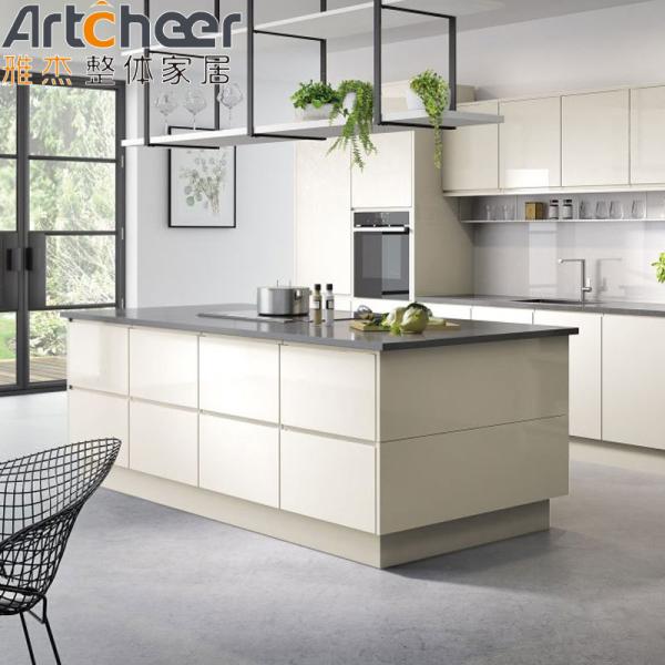 Quality Modern Design Kitchen Cabinet with Customized Size and Eco-Friendly Material for sale
