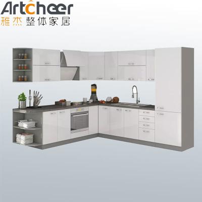 China Modern Design Kitchen Cabinets with Plywood Material and Granite Top for Villa for sale