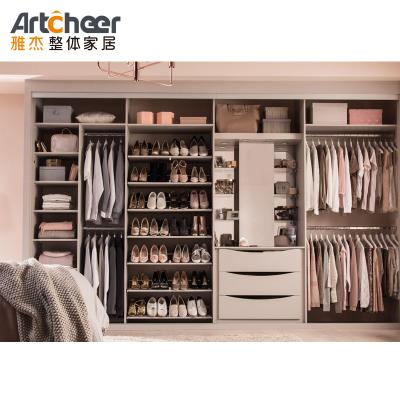 China Solid Wood Wardrobe with White Laminated Finish and Customized Size Walk In Closet for sale