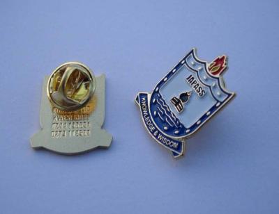 China custom clothing lapel pin for sale