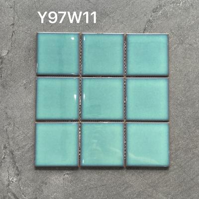 中国 モダンなグリーンのセラミックモザイクタイル 正方形パターン プール用 販売のため