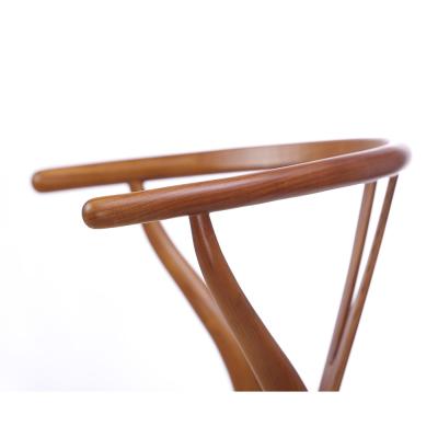 Cina Altezza a 32 pollici della sedia di Shell Wooden Carl Hansen Ch 24 Wishbone della castagna in vendita
