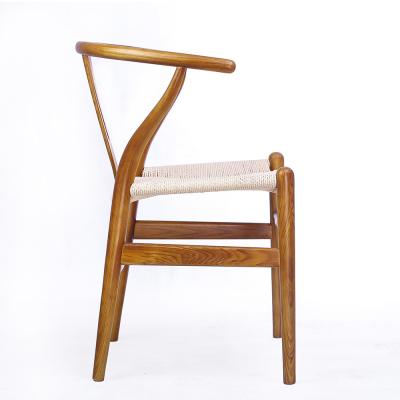 Cina Altezza a 32 pollici della sedia di Shell Wooden Carl Hansen Ch 24 Wishbone della castagna in vendita