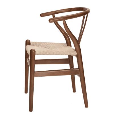 Cina Sedia a 32 pollici di Ash Wood Walnut Wishbone Dining di altezza da Hans Wegner in vendita