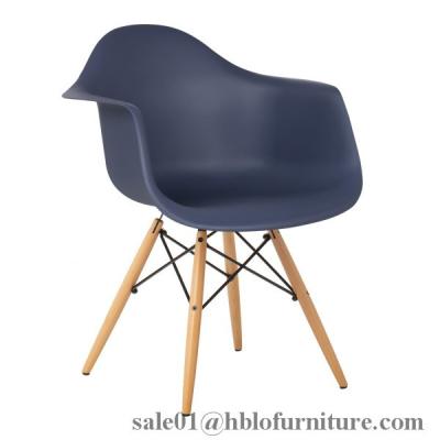 China plastic armrest dining chair,eames chairs,solid wood legs chair,pp seat chairs for sale