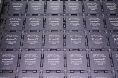 China Al-tera 5Cefa7u19i7n Elektronische Komponenten Cmos Digitale integrierte Schaltungen Analyse und Konstruktion Mikrocontroller 5CEFA7U19I7N zu verkaufen